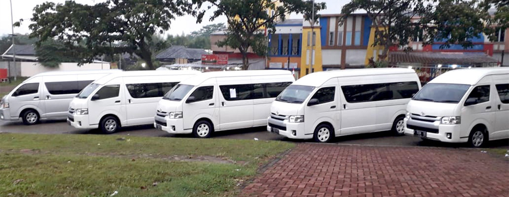 Rent A Passenger Van In Ras Al Khaimah - Al Najam Transport